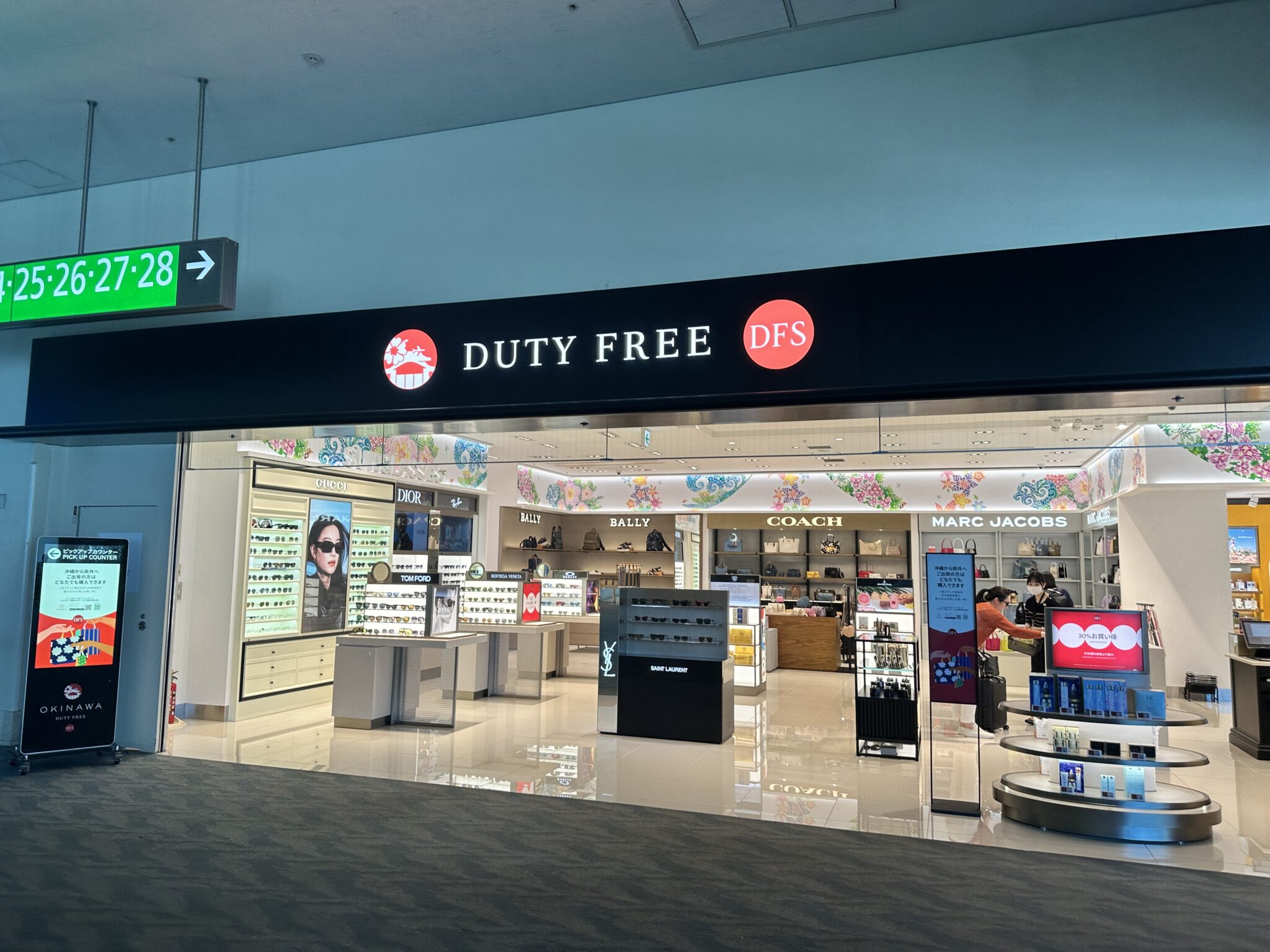 日本唯一の国内免税店を体験！「DFS沖縄 Tギャラリア」でブランド物を格安ゲット - おきなわlovers | 沖縄がグッと近くなる観光情報サイト